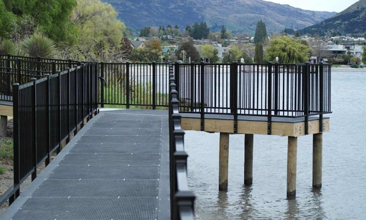 Boardwalk at Wanaka Lakefront | Perry Grating